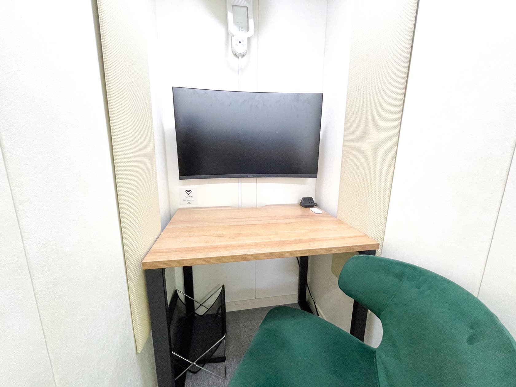 〈駅直結！横浜駅徒歩30秒｜1名個室〉作業や勉強、ゲーム、オンラインMTGに最適な『防音室01』の写真9