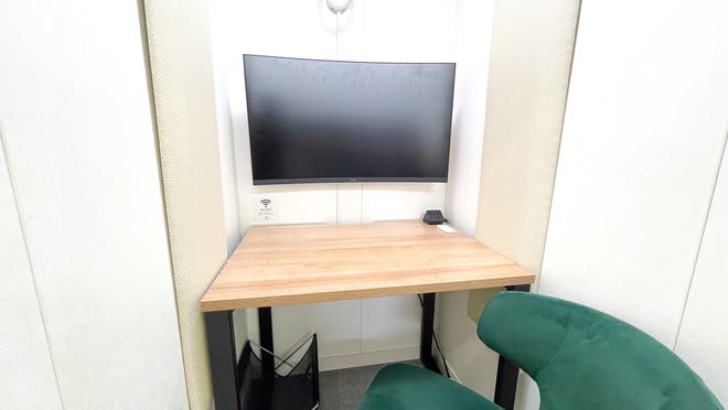 〈駅直結!横浜駅徒歩30秒|1名個室〉作業や勉強、ゲーム、オンラインMTGに最適な『防音室01』の写真9