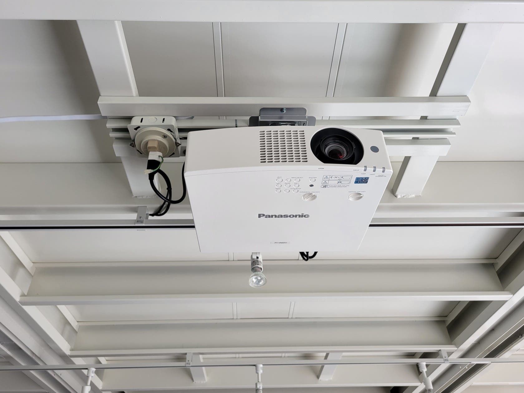 【Community】✨U-SPACE東大阪店✨キッチンやプロジェクターなどが充実しています♪Wi-Fi/東大阪市の写真24