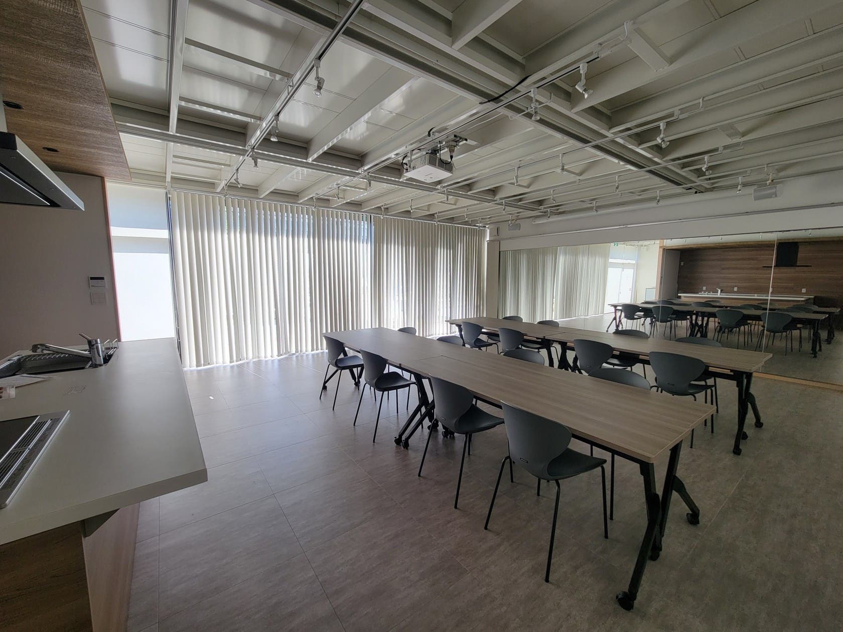 【Community】✨U-SPACE東大阪店✨キッチンやプロジェクターなどが充実しています♪Wi-Fi/東大阪市の写真5