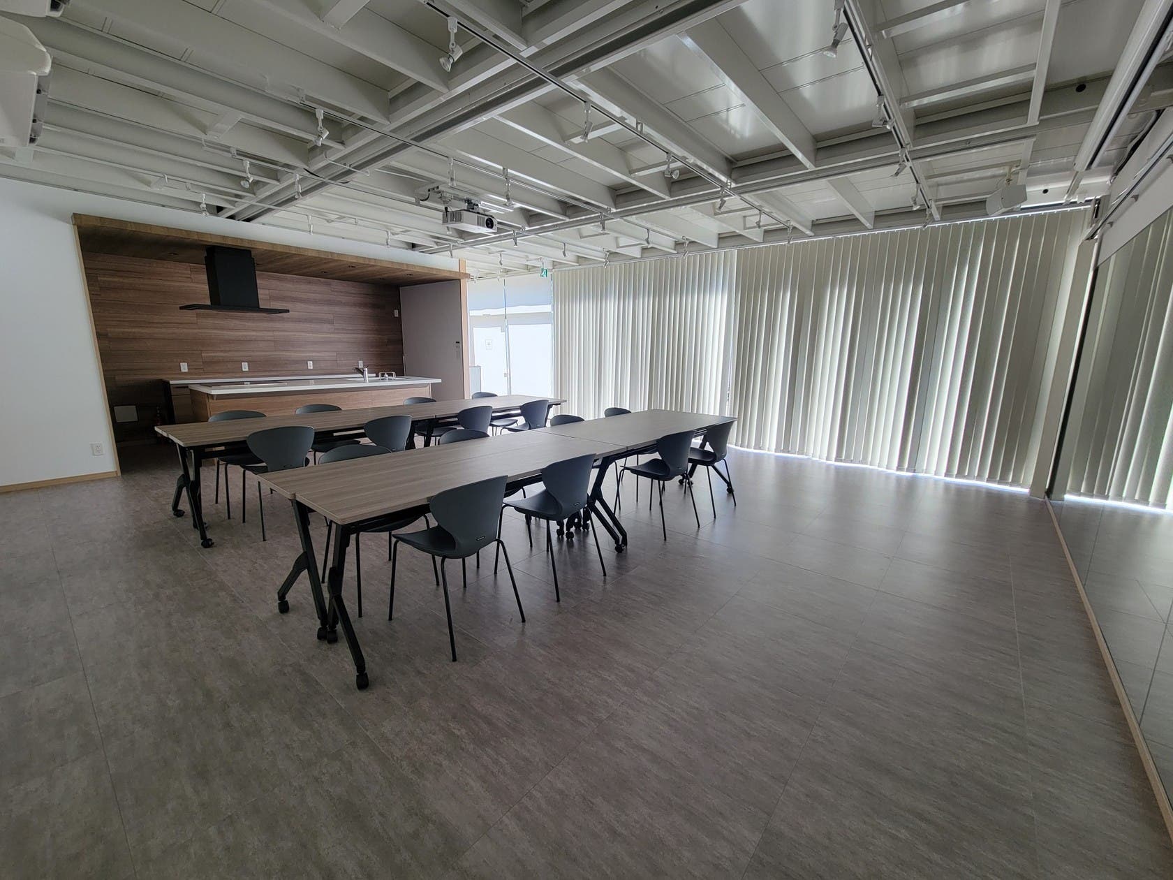 【Community】✨U-SPACE東大阪店✨キッチンやプロジェクターなどが充実しています♪Wi-Fi/東大阪市の写真6