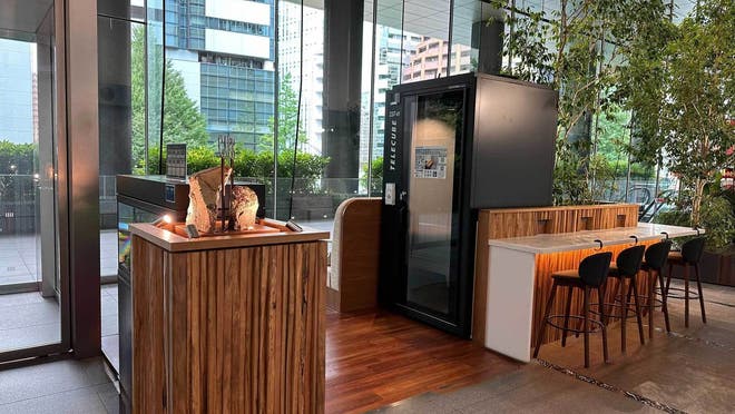 【テレキューブ】東京建物仙台ビルの個室型ワークブース(237-01)です。視線と音を遮る、プライベートな集中環境。の写真1