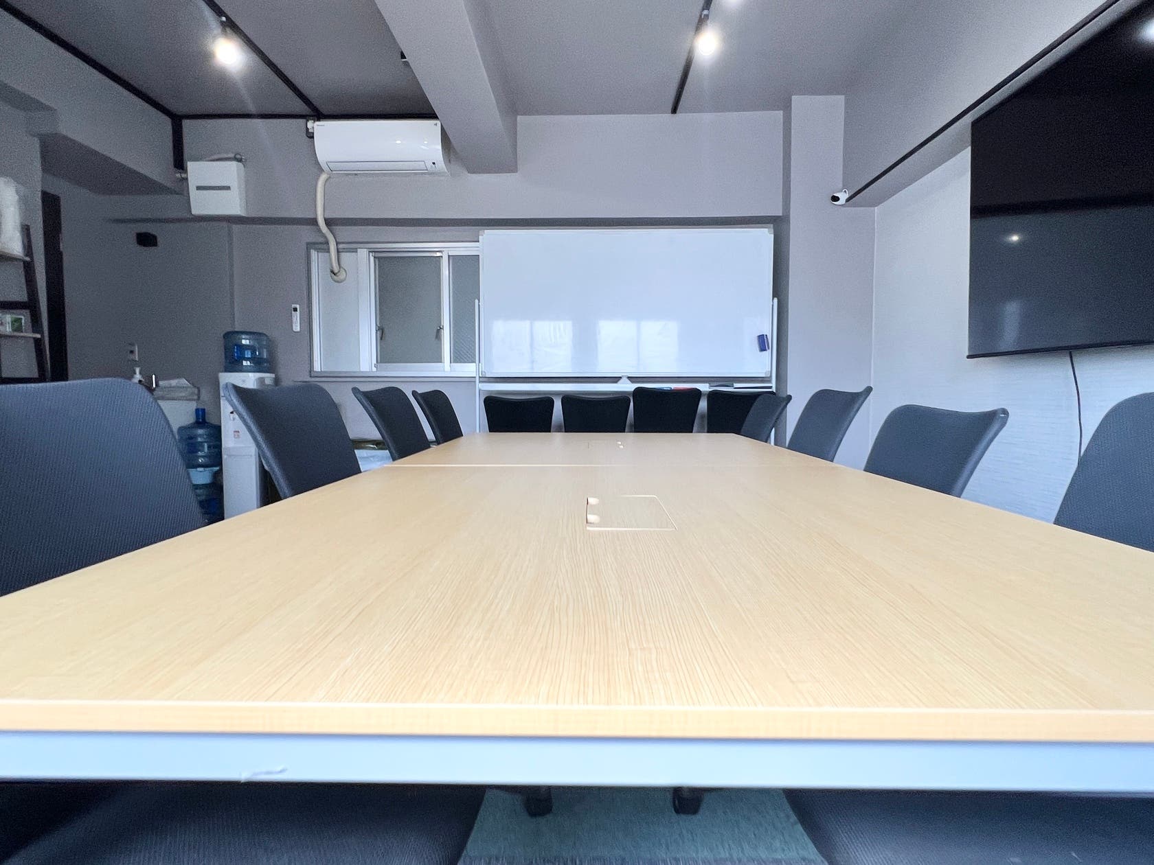 永田町駅4番出口すぐ！ モニター・ホワイトボード付き8名用会議室 ※予約時間前は入室不可の写真12