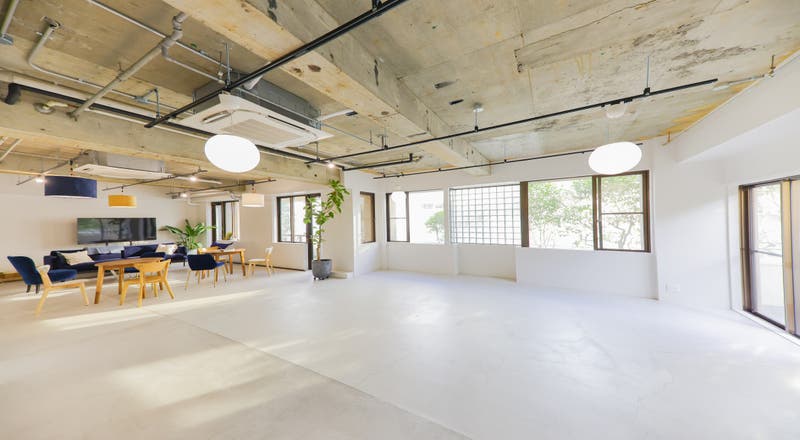 【表参道駅徒歩5分/広さ108㎡】撮影やイベント/展示会にも最適。自然光と緑が調和するまるで都心の別荘のような空間