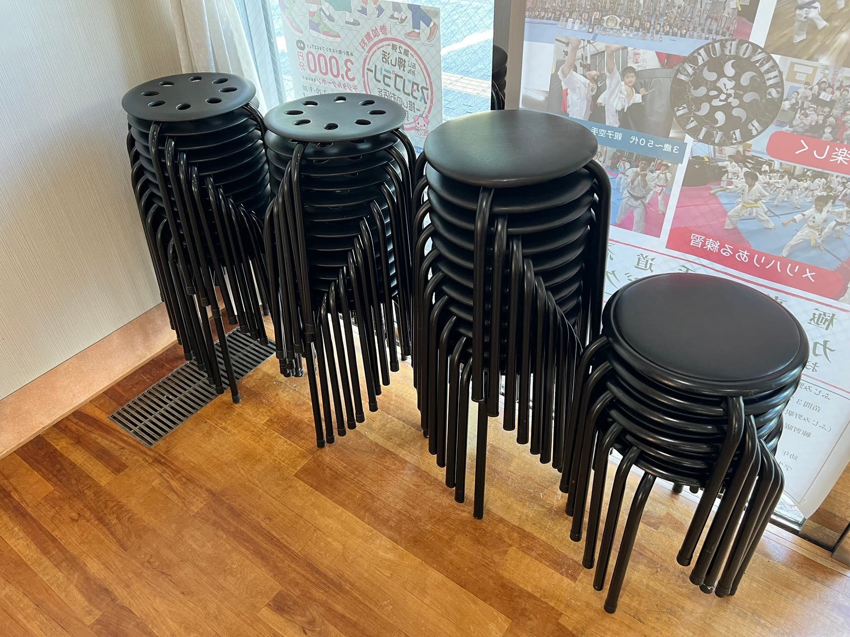 長時間踊っても疲れない高級桜材の床！ヨガ・ピラティス・武道・ダンス・撮影会・お茶会・手話・イベントの写真7