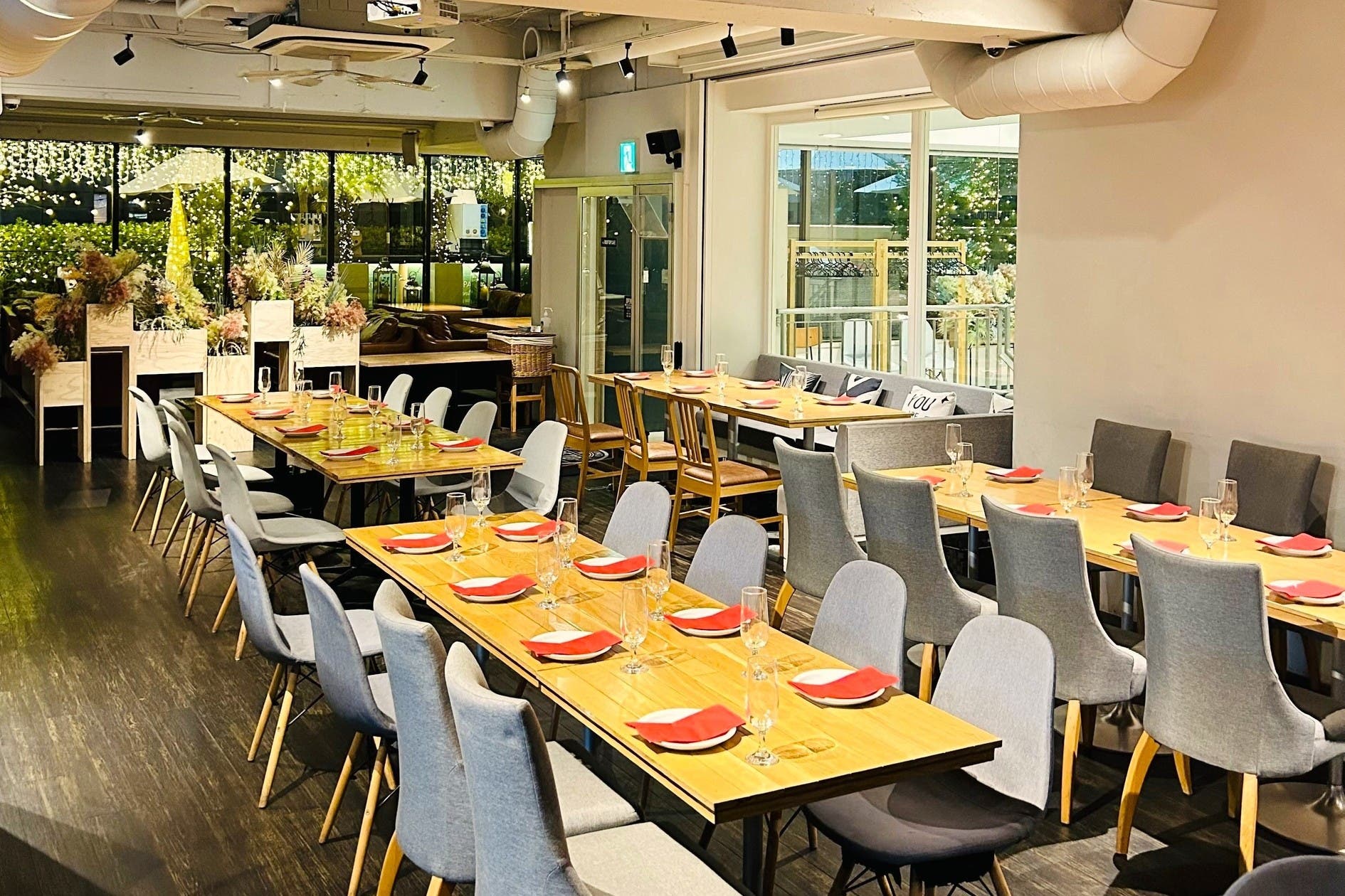 テラス付きのお洒落なレストランスペースを1日貸切！の写真6