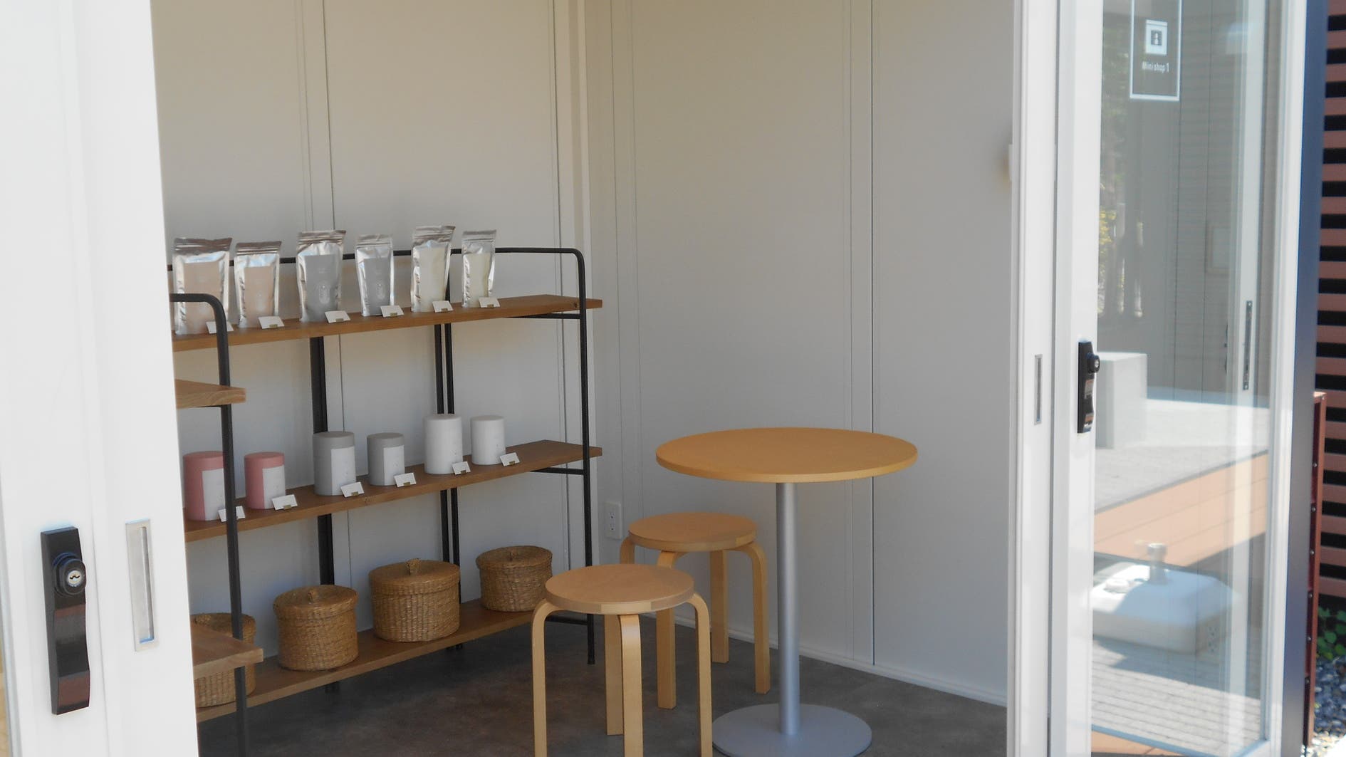 【Shop1】✨U-SPACE川崎店✨物販などの商売を始めてみたい方に最適のスペースです♪Wi-Fi/川崎市の写真5