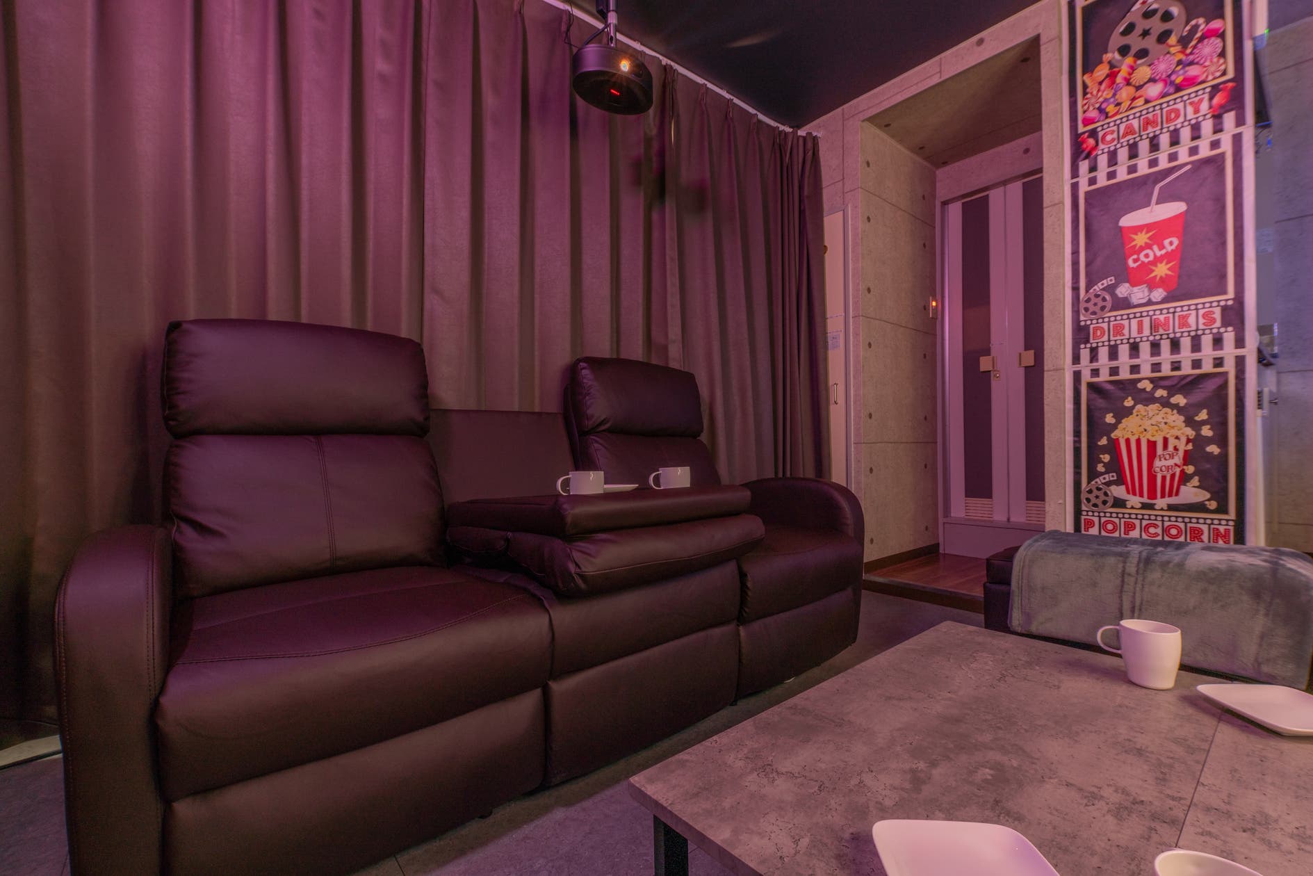 【シアタールーム天王寺】◇個室映画館◇駅近2分🚃高機能プロジェクター🎬プライベートシアター🍿ライブ映像・推し活・デートの写真29