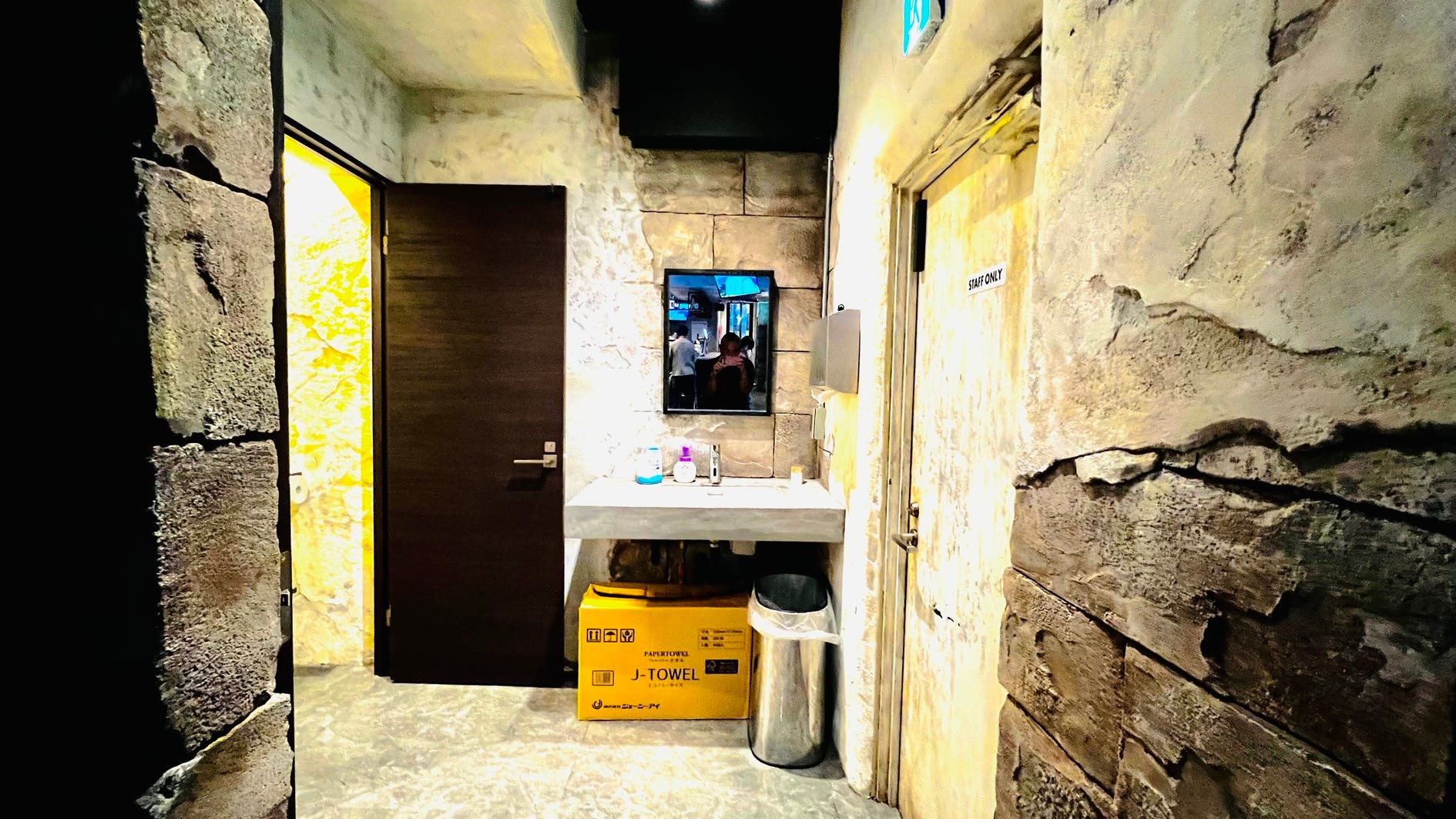 多目的レンタルスペース ダーツバー 歌舞伎町ゴジラロード 撮影、イベント他！の写真11