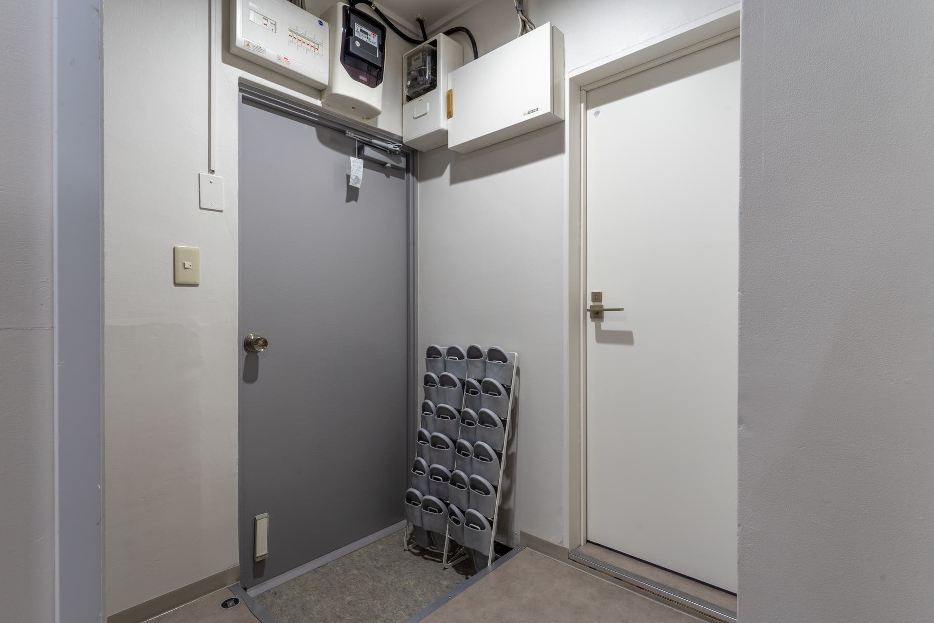 西永福駅徒歩1分！ヨガ・ピラティスのグッズ充実。47㎡の広々空間。施術ベッド6台机に椅子も。グッズや設備は全て無料☺︎の写真12