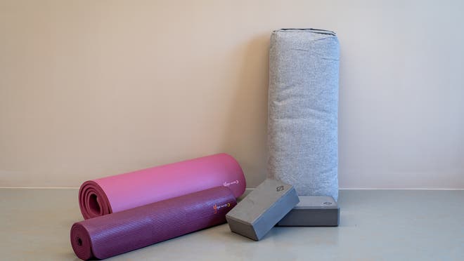 西永福駅徒歩1分!ヨガ・ピラティスのグッズ充実。47㎡の広々空間。施術ベッド6台机に椅子も。グッズや設備は全て無料☺︎の写真15