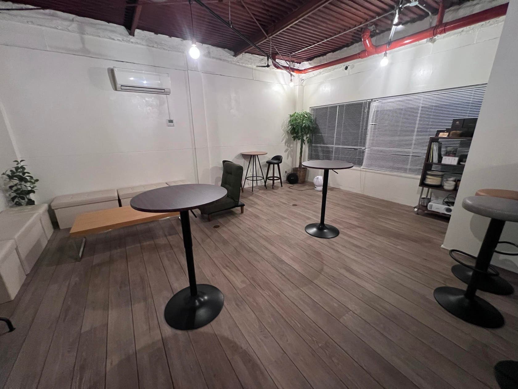 東銀座駅徒歩3分 | 貸切Bar🍸推し活🤍オフ会💫多用途活用可能なレンタルキッチン付きBarスペースの写真4