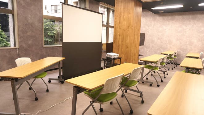 【新宿駅、西新宿駅からアクセス抜群】綺麗で清潔な70㎡フルリフォーム貸会議室、充実の設備が無料で使い放題!ウォーターサーバー有の写真5