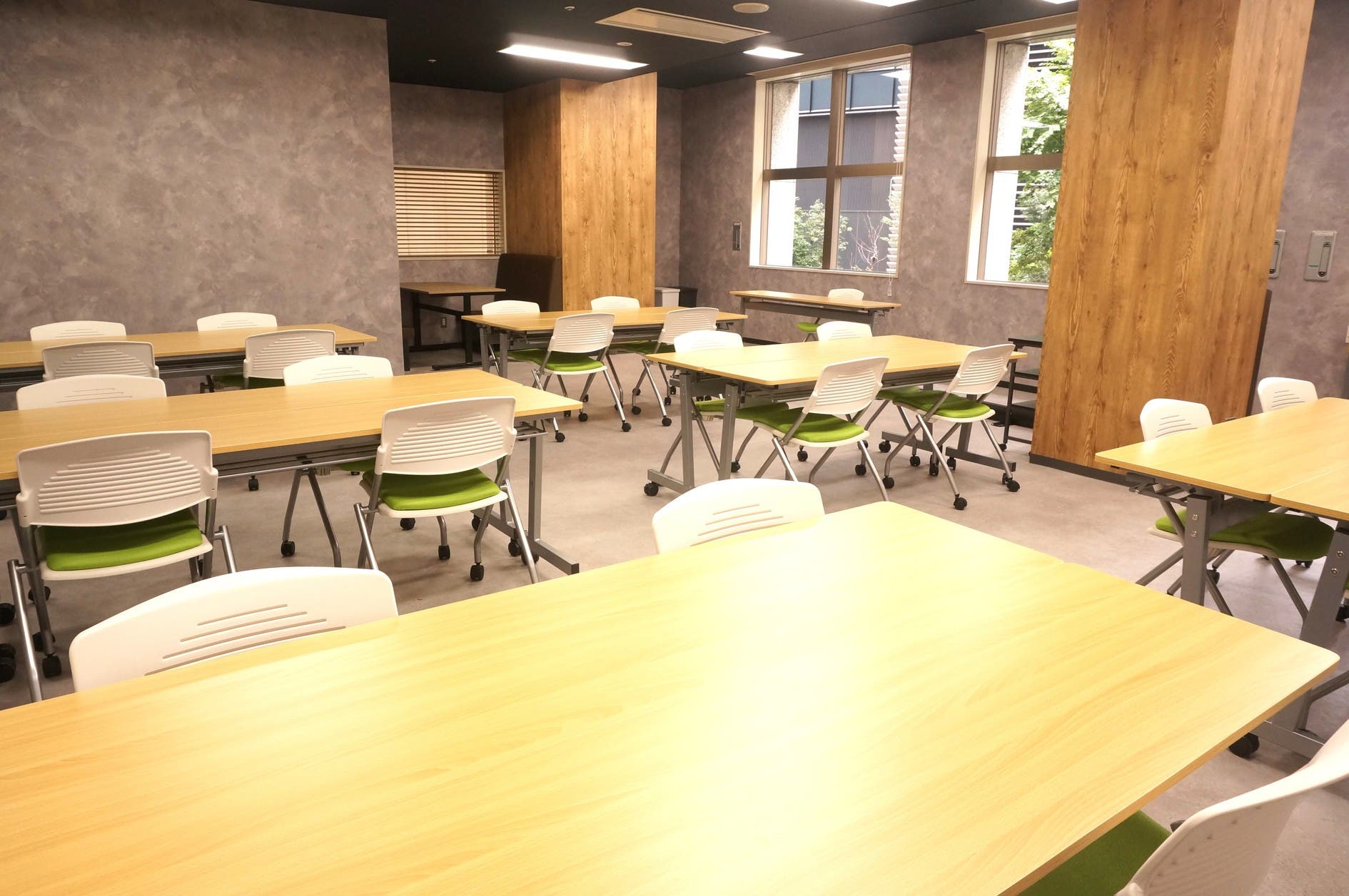 【新宿駅、西新宿駅からアクセス抜群】綺麗で清潔な70㎡フルリフォーム貸会議室、充実の設備が無料で使い放題！ウォーターサーバー有の写真7