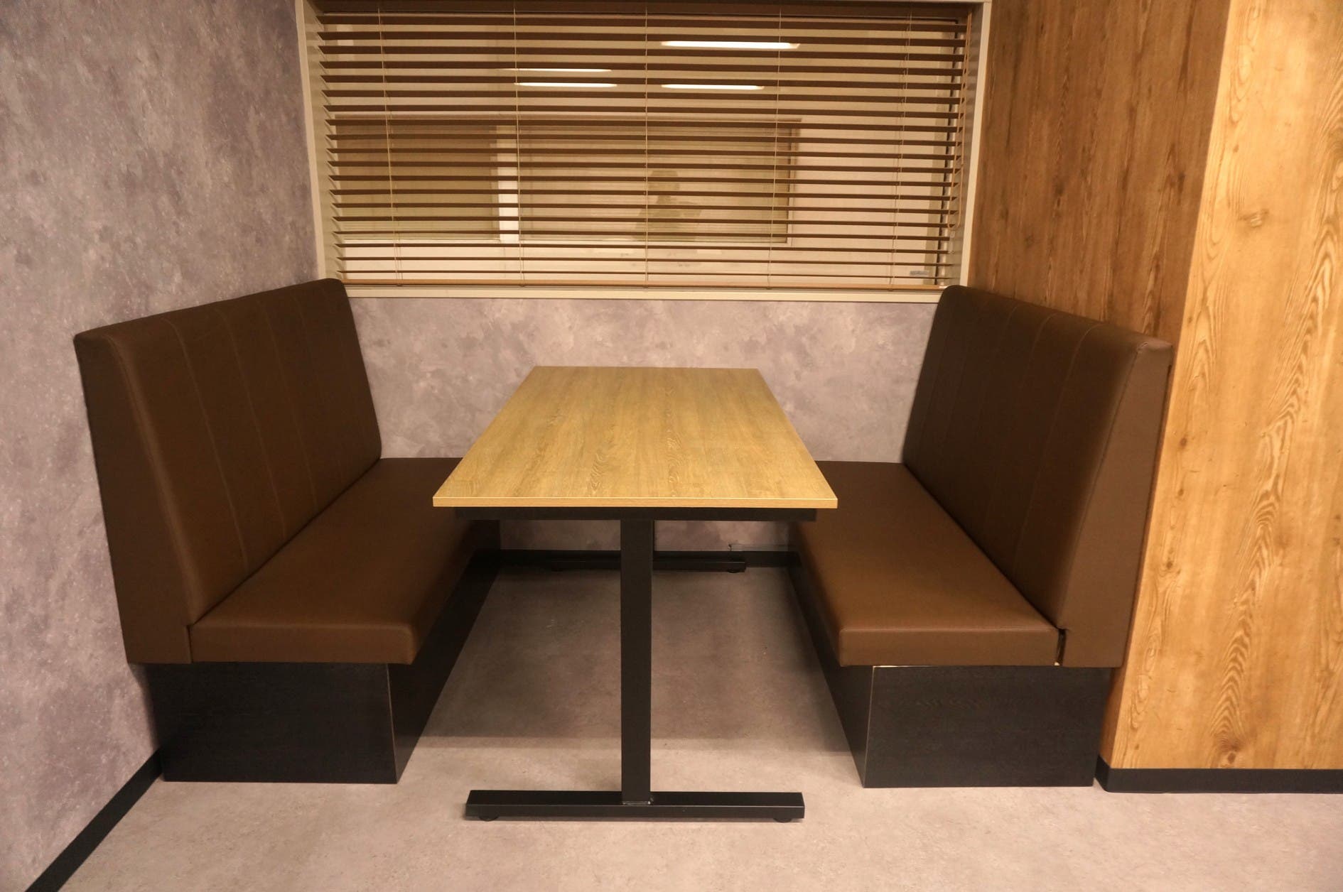 【新宿駅、西新宿駅からアクセス抜群】綺麗で清潔な70㎡フルリフォーム貸会議室、充実の設備が無料で使い放題！ウォーターサーバー有の写真10