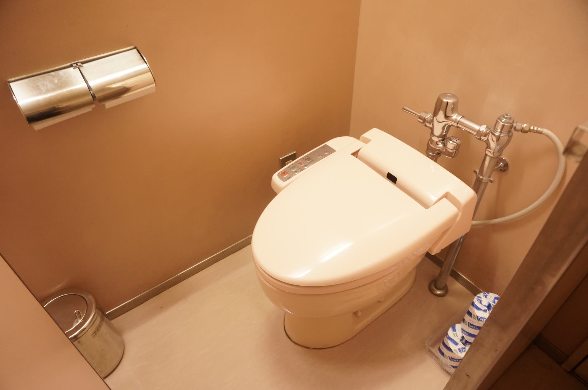 【新宿駅、西新宿駅からアクセス抜群】綺麗で清潔な70㎡フルリフォーム貸会議室、充実の設備が無料で使い放題！ウォーターサーバー有の写真18