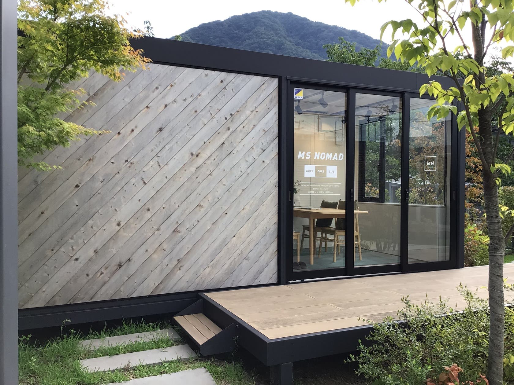 【Living2】✨U-SPACE広島店✨リビングをイメージしたちょっとした集まりに最適のスペースです♪Wi-Fi/広島市の写真15