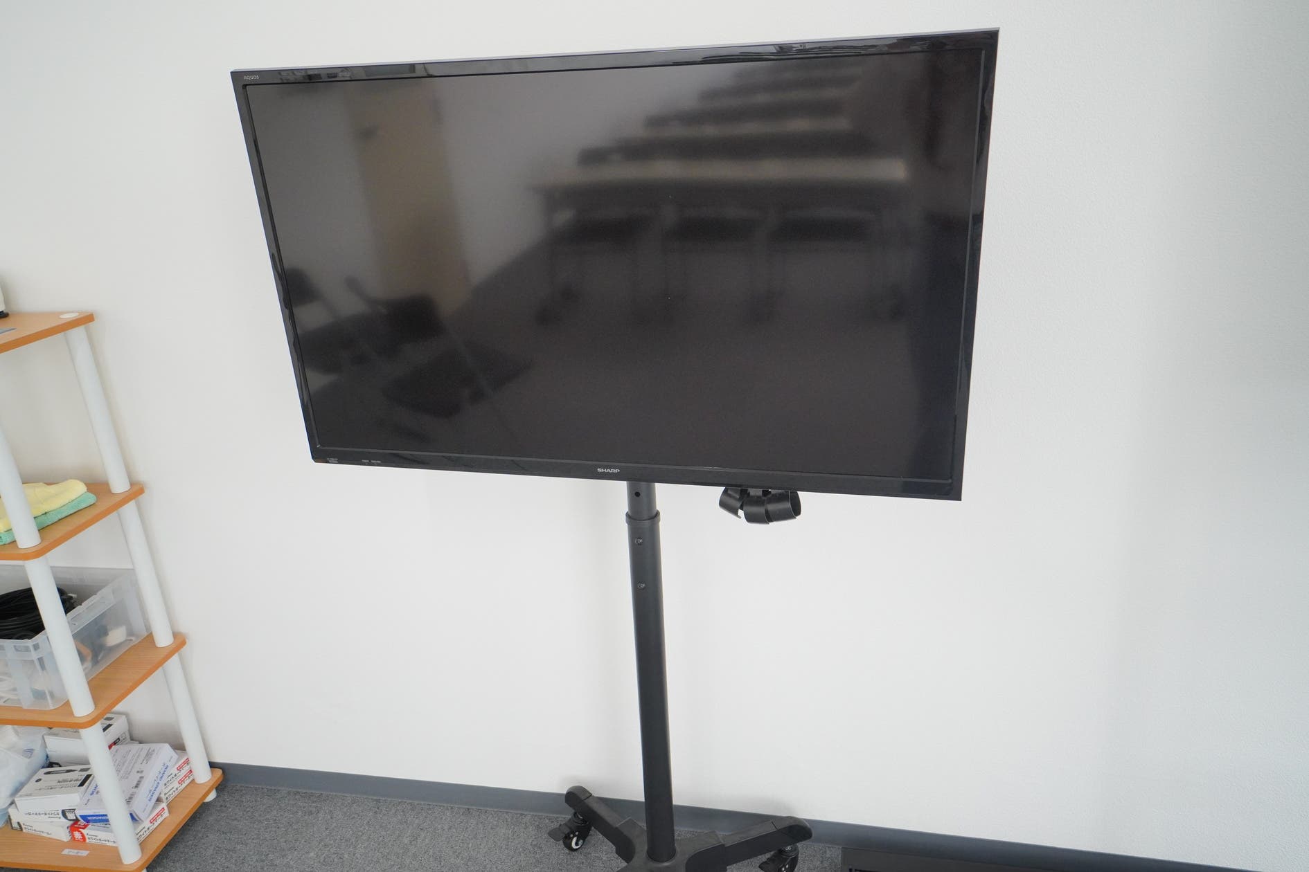 ＜豊橋駅前 TB4F-H会議室＞豊橋駅徒歩1分🚃48名収容🪑光回線Wi-Fi📶プロジェクター🎥モニター🖥️セミナー/研修/会議の写真10