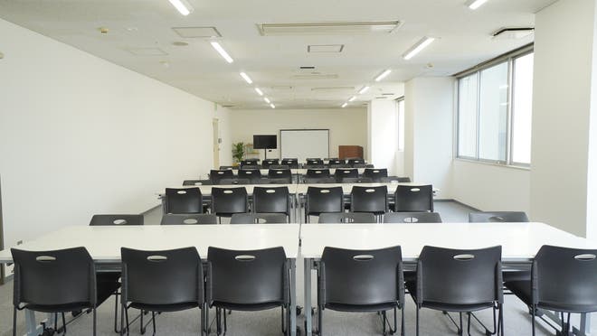 <豊橋駅前 TB4F-H会議室>豊橋駅徒歩1分🚃48名収容🪑光回線Wi-Fi📶プロジェクター🎥モニター🖥️セミナー/研修/会議の写真11