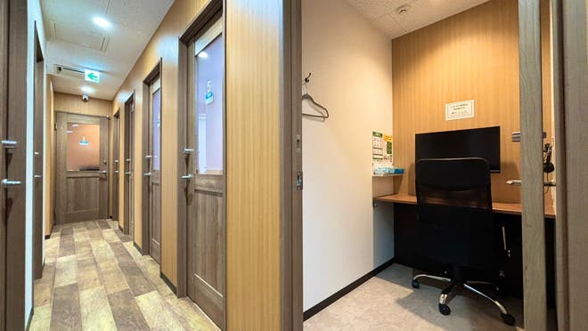 【1時間1,100円!ドン・キホーテ新宿店地下1階】モニター・フリードリンク付き4名会議室(Room B)※予約時間前は入室不可の写真12