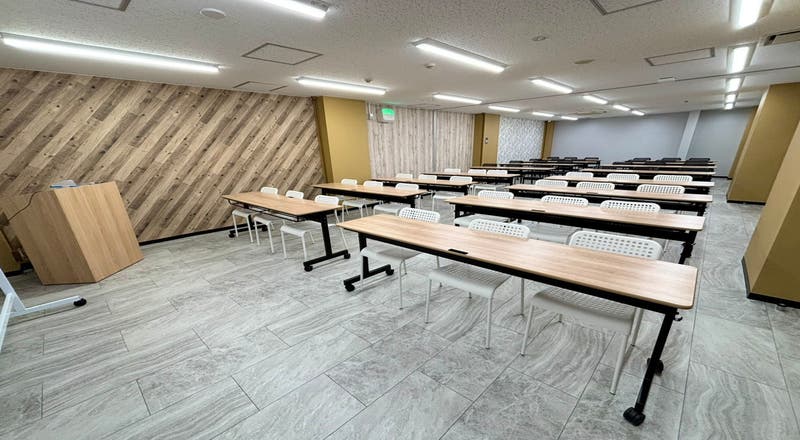 【¥5,500/1hドン・キホーテ新宿店地下1階】72平米48名セミナールーム(RoomF＋RoomG)※予約時間前は入室不可