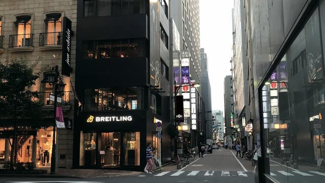 銀座駅から徒歩5分のマジックバーの写真4