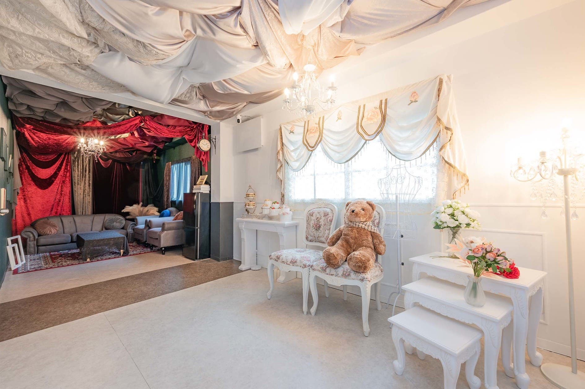 🎄クリスマスコス🪅ゴシック👠×白家具×ゲーミングブース🚥｜メイク＆更衣室完備｜撮影機材無料｜ヴェール秋葉原[30]の写真6