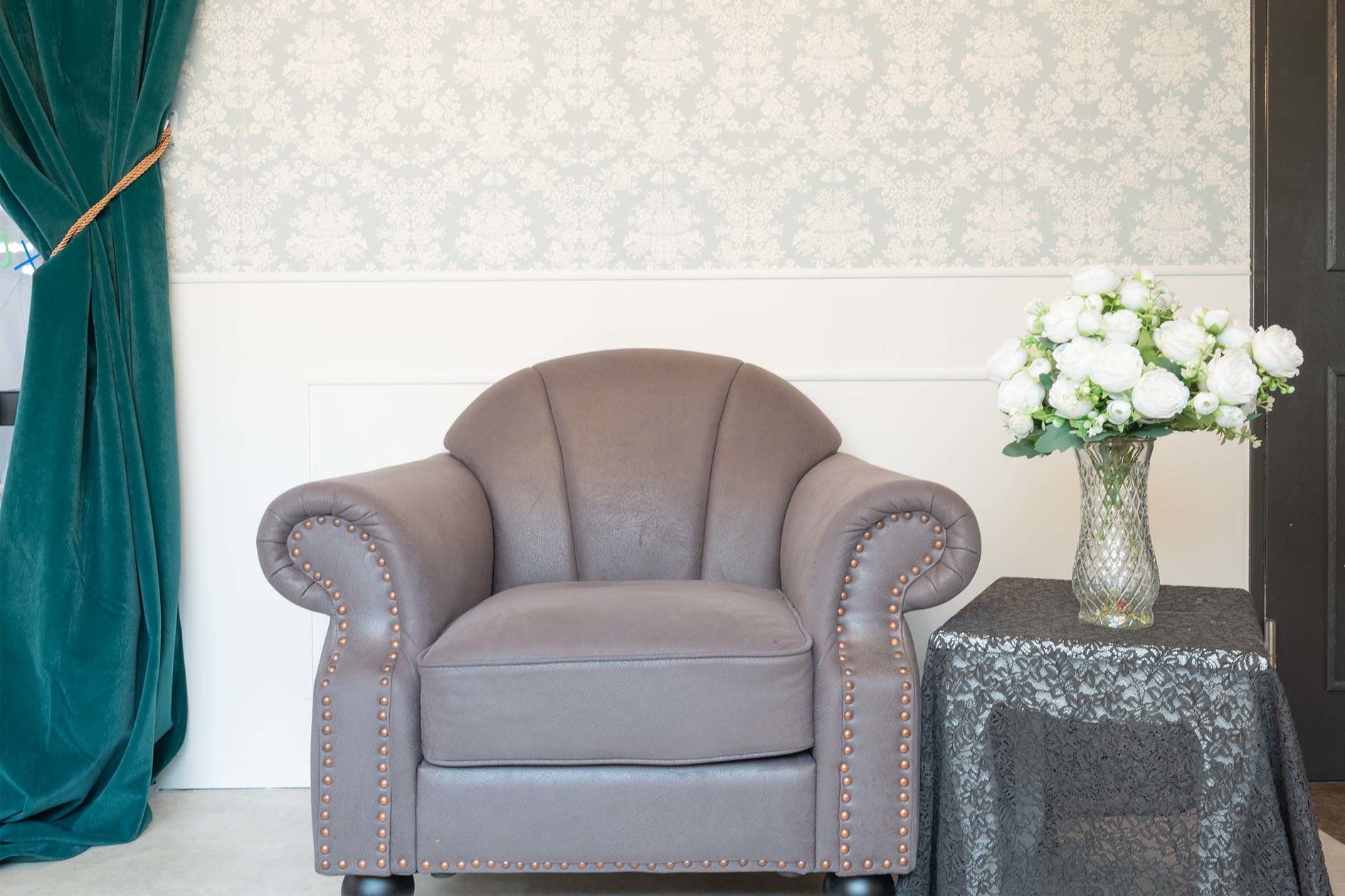 🎄クリスマスコス🪅ゴシック👠×白家具×ゲーミングブース🚥｜メイク＆更衣室完備｜撮影機材無料｜ヴェール秋葉原[30]の写真14