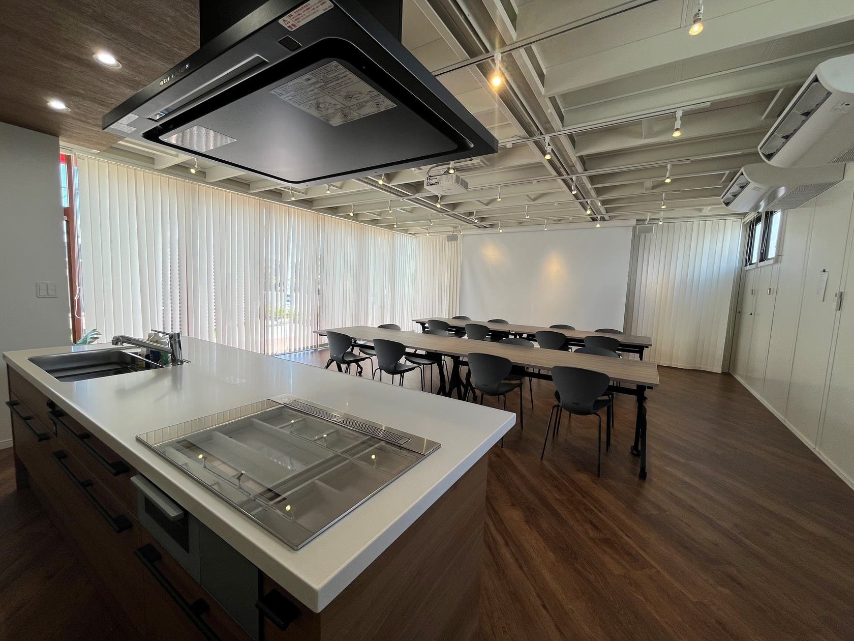 【Community】✨U-SPACE新富士店✨大鏡やプロジェクターなどが充実しています♪Wi-Fi/富士市の写真5