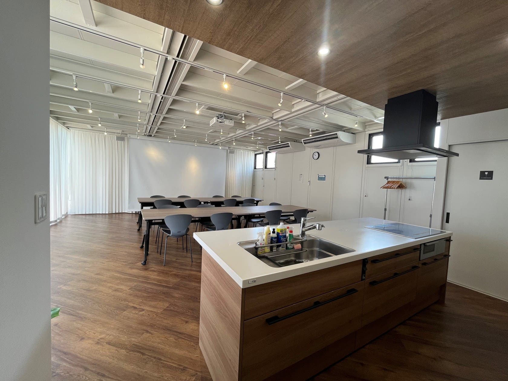 【Community】✨U-SPACE新富士店✨大鏡やプロジェクターなどが充実しています♪Wi-Fi/富士市の写真6