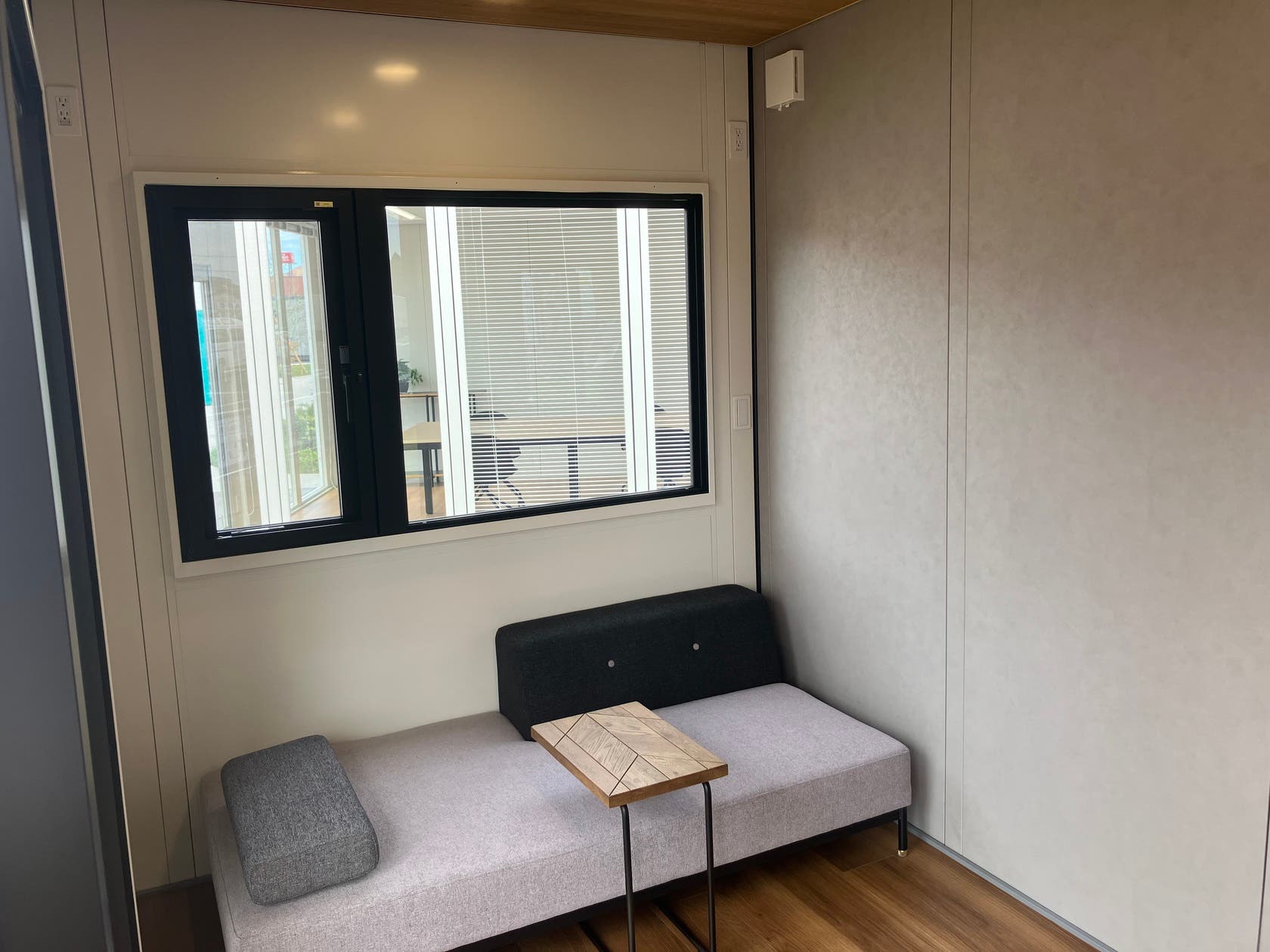 【Living】✨U-SPACE成田店✨リビングをイメージしたちょっとした集まりに最適のスペースです♪Wi-Fi/成田市の写真5