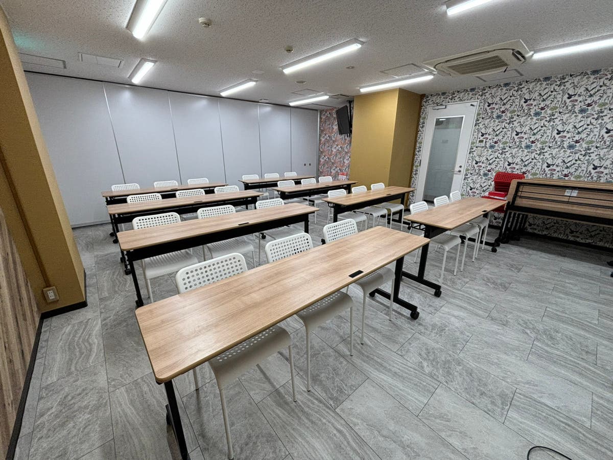 【¥5,500/1h！ドン・キホーテ新宿店地下1階】36平米24名収容可能セミナールーム（Room F）の写真3