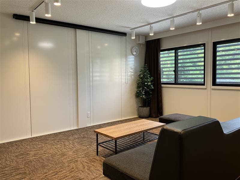 【Living1】✨U-SPACE伊勢原店✨リビングをイメージしたちょっとした集まりに最適のスペースです♪Wi-Fi/伊勢原市の写真4