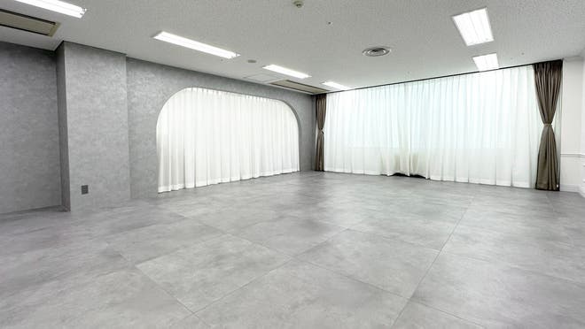 【銀座駅徒歩圏内】オシャレで開放的な撮影スタジオの写真1