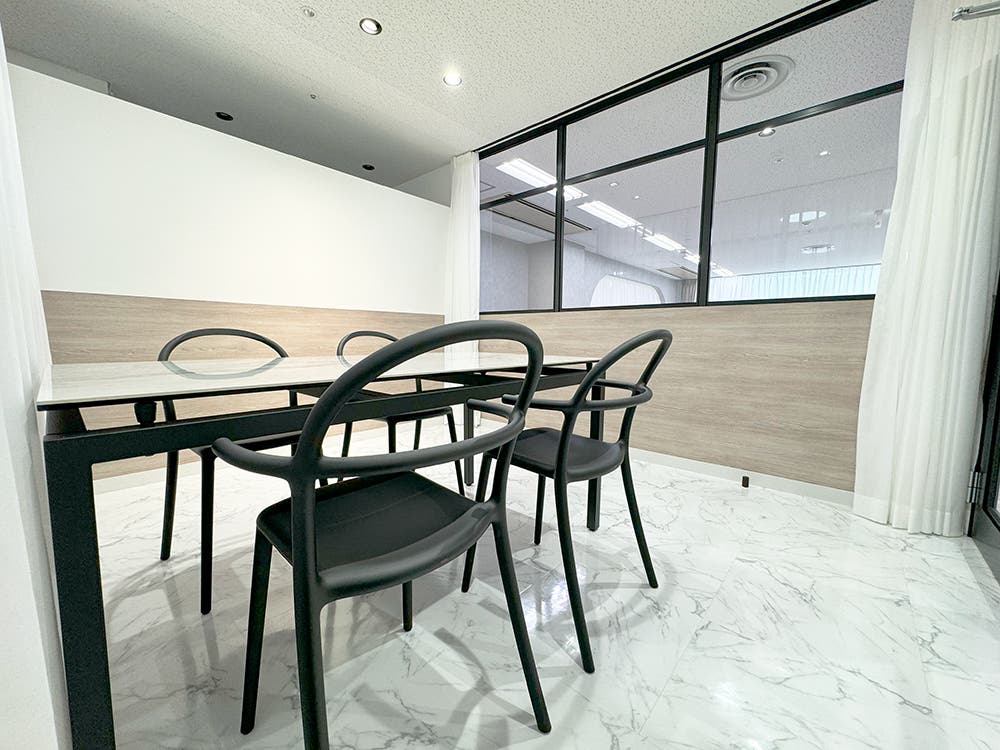 【銀座駅徒歩圏内】オシャレで開放的な撮影スタジオの写真6