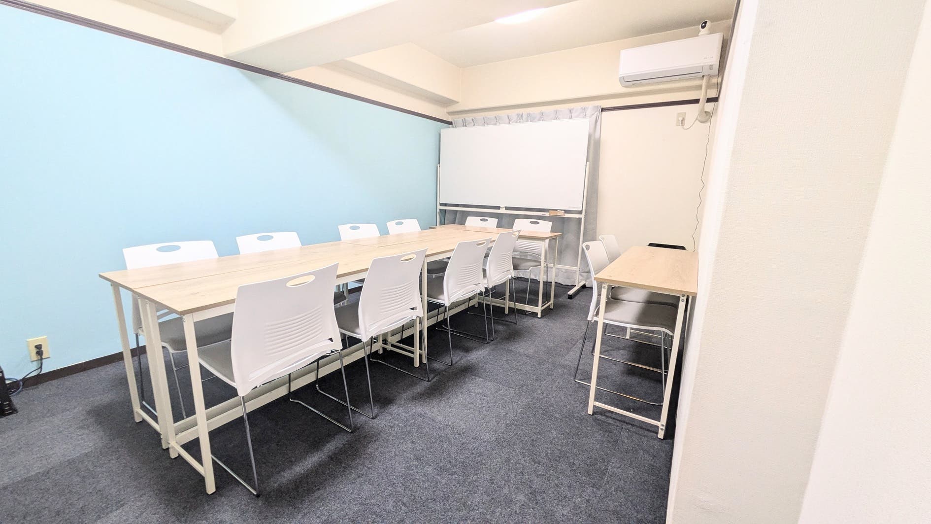 ⭐️割引期間中⭐️【天王寺駅1分にオープン！最大１２名着席可能】無料で光回線Wi-Fi、プロジェクター・ホワイトボードが使えるの写真11