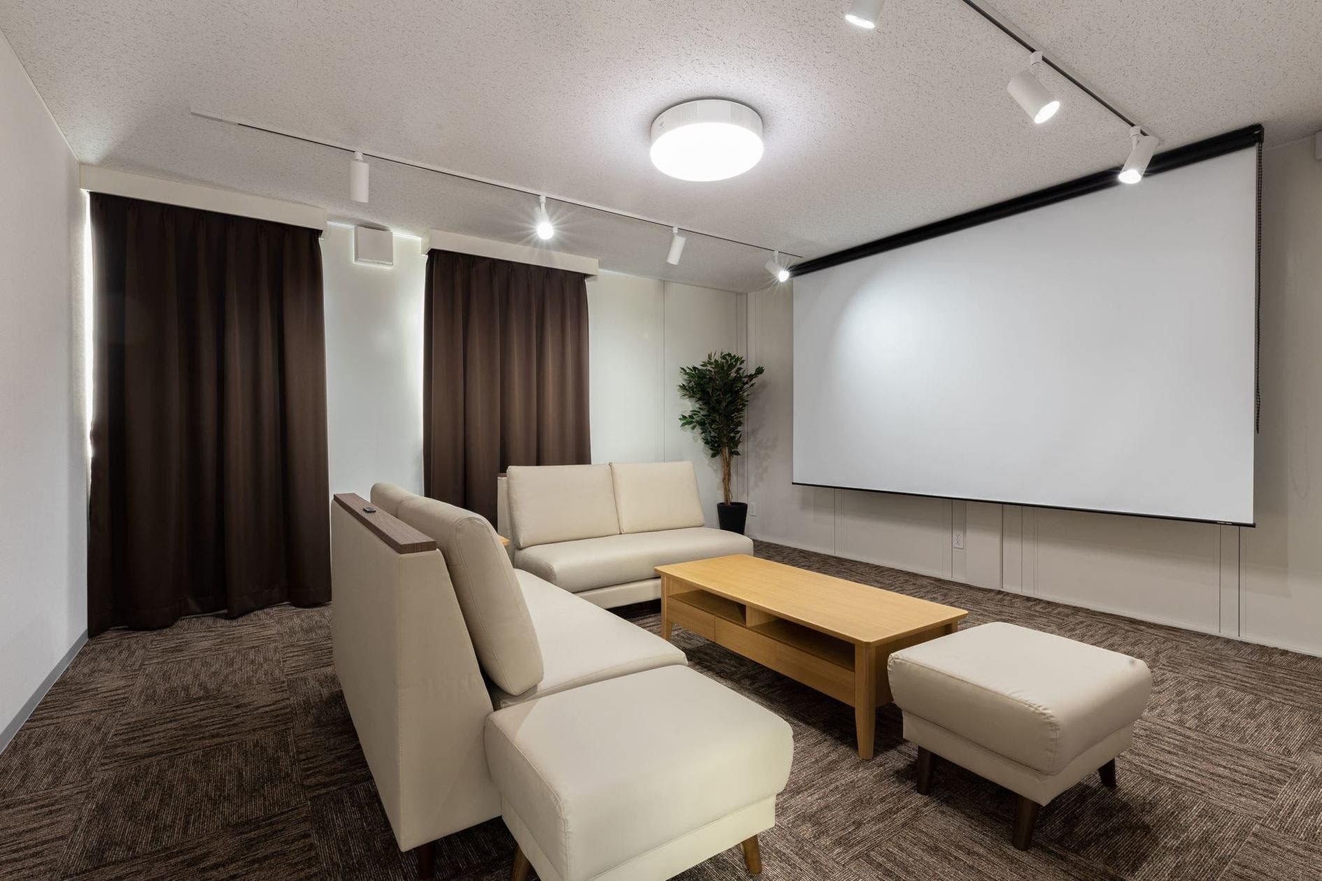 【Living2】✨U-SPACE福山中央店✨映画鑑賞や打ち合わせスペースとしてもご利用いただけます♪Wi-Fi/福山市の写真13