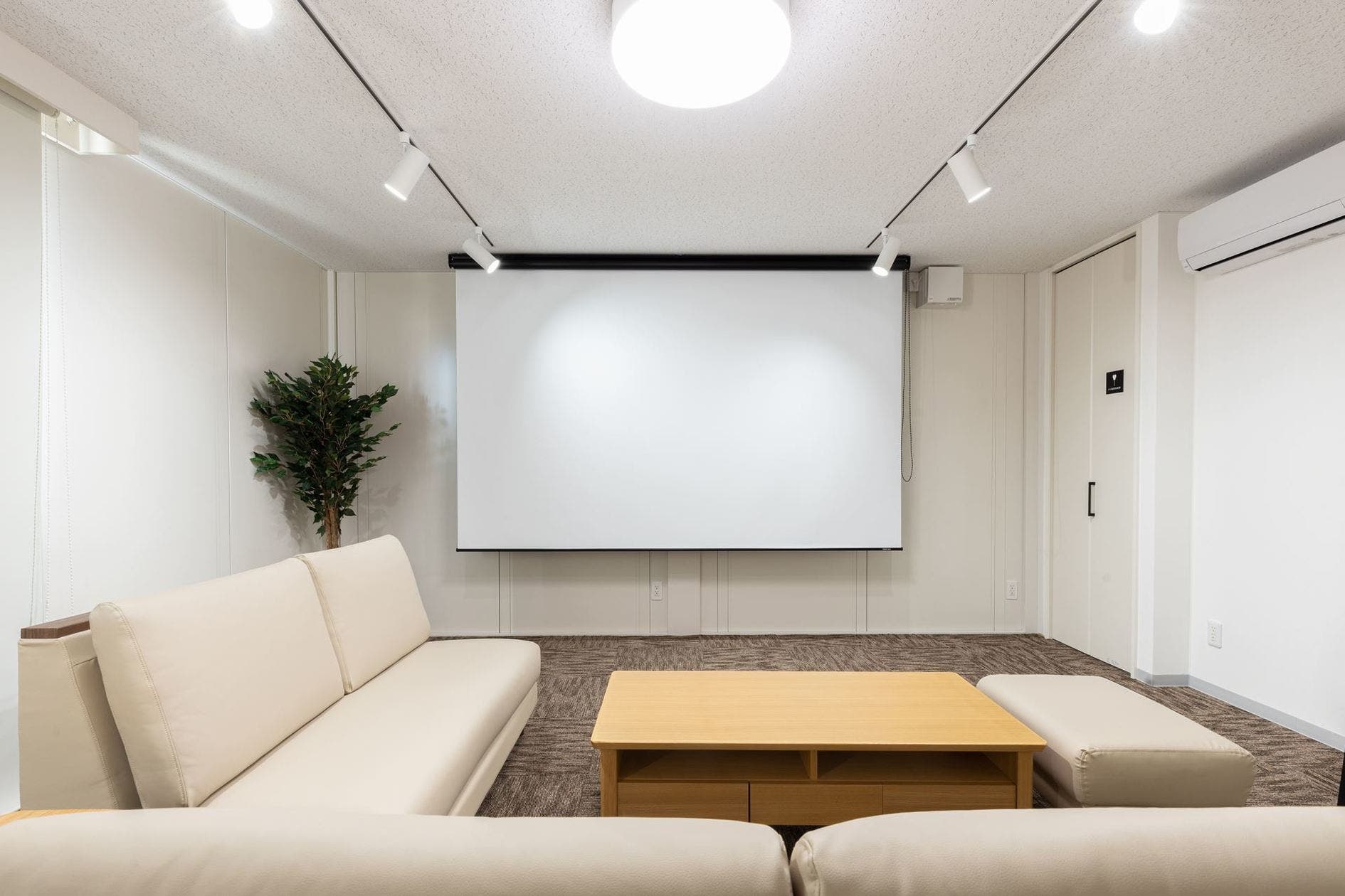 【Living2】✨U-SPACE福山中央店✨映画鑑賞や打ち合わせスペースとしてもご利用いただけます♪Wi-Fi/福山市の写真11