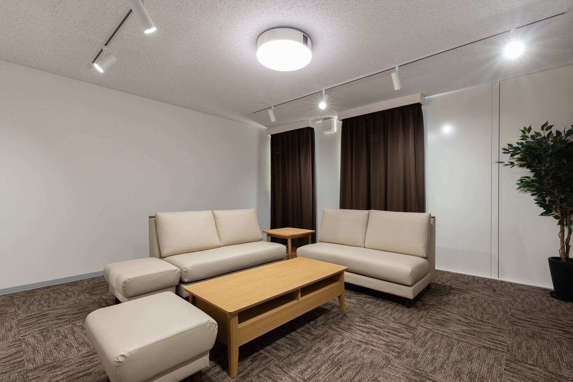 【Living2】✨U-SPACE福山中央店✨映画鑑賞や打ち合わせスペースとしてもご利用いただけます♪Wi-Fi/福山市の写真5