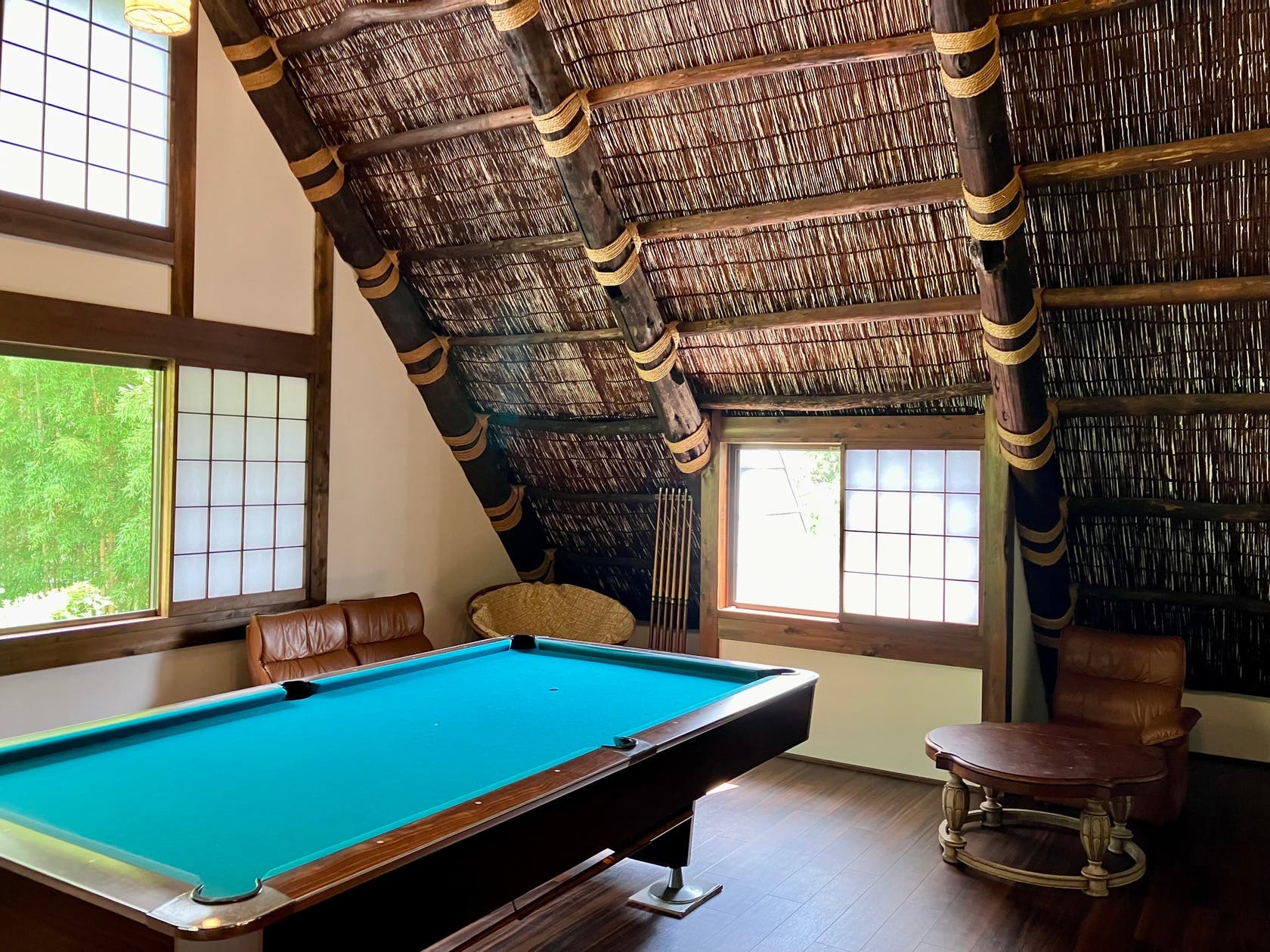 築数百年の合掌造りの写真5