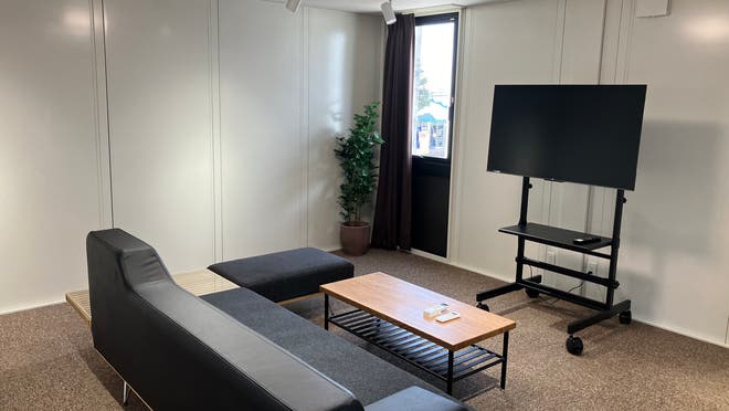 【Living】✨U-SPACE小田原店✨リビングをイメージしたちょっとした集まりに最適のスペースです♪Wi-Fi/小田原市の写真3