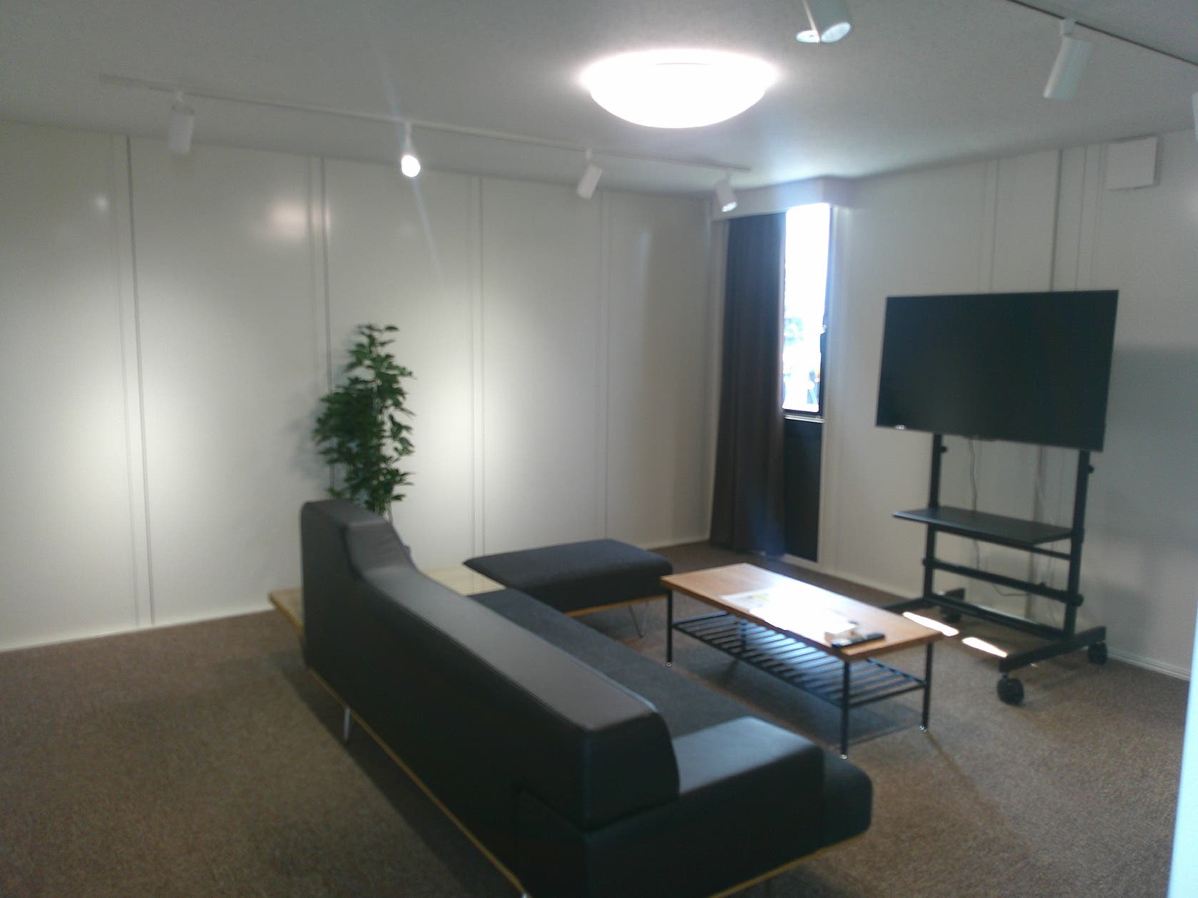 【Living】✨U-SPACE小田原店✨リビングをイメージしたちょっとした集まりに最適のスペースです♪Wi-Fi/小田原市の写真5