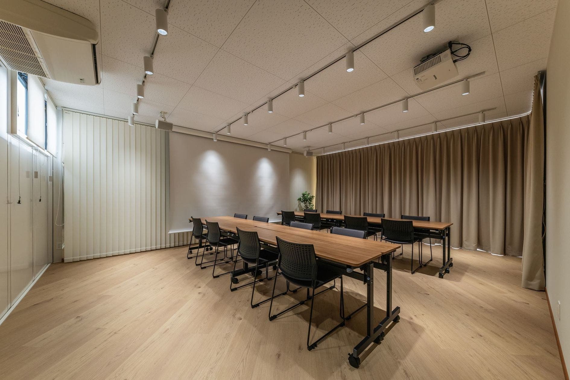 【Community】✨U-SPACE富山店✨大鏡やプロジェクターなどが充実しています♪Wi-Fi/富山市の写真7