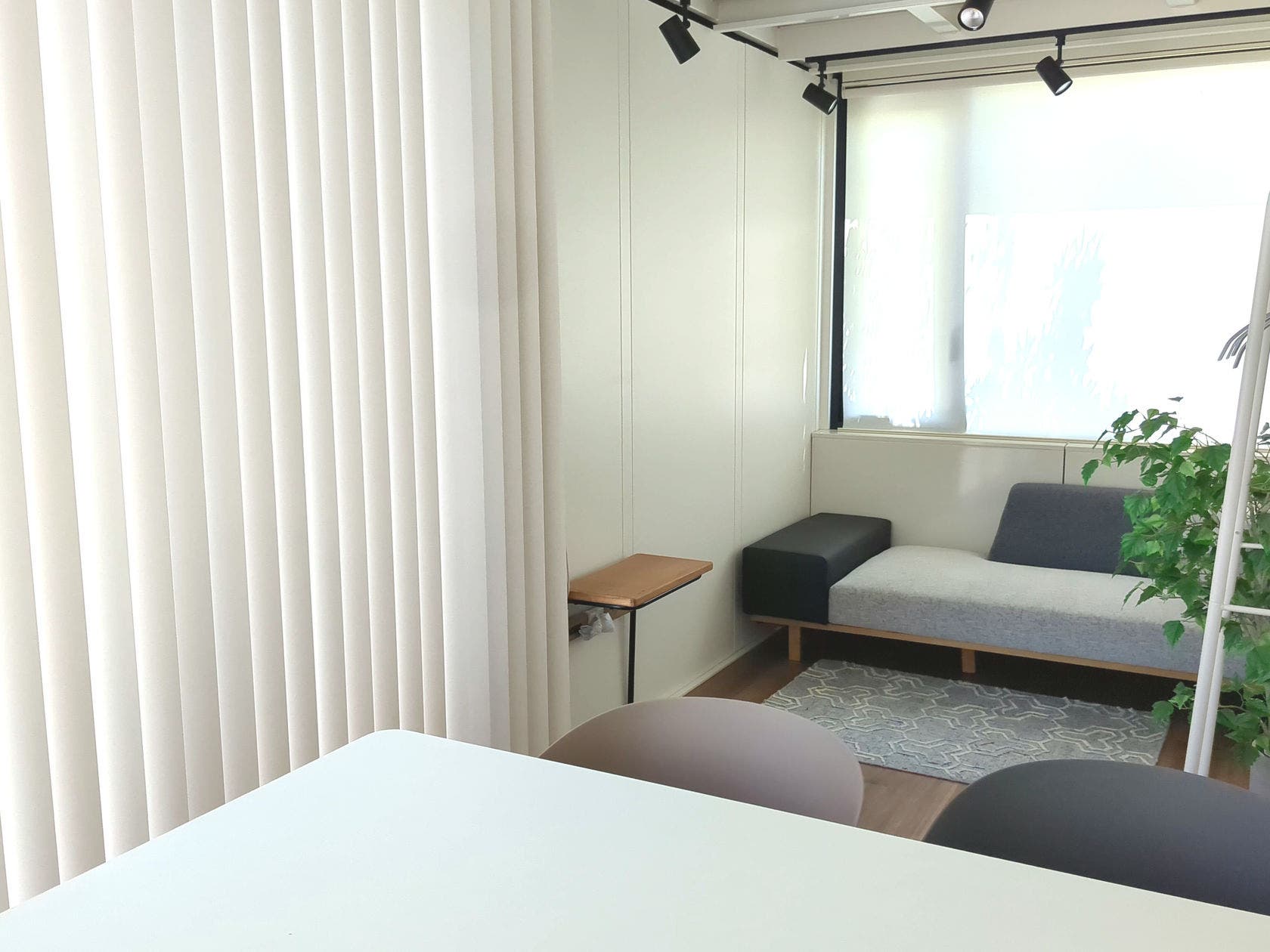 【Living1】✨U-SPACE山梨店✨リビングをイメージしたちょっとした集まりに最適のスペースです♪Wi-Fi/甲斐市の写真7