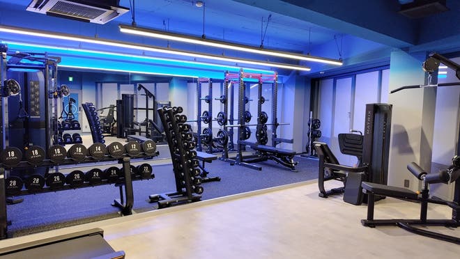 【四谷三丁目駅徒歩1分レンタルジム】設備充実、90平米超の広々レンタルジム!の写真1