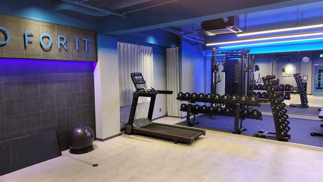 【四谷三丁目駅徒歩1分レンタルジム】設備充実、90平米超の広々レンタルジム!の写真2