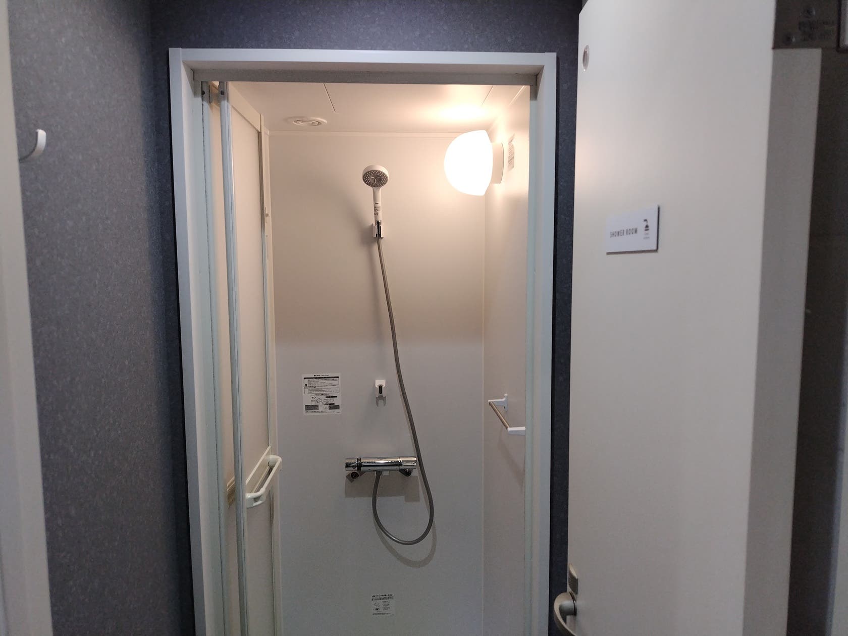 【四谷三丁目駅徒歩1分レンタルジム】設備充実、90平米超の広々レンタルジム！の写真6