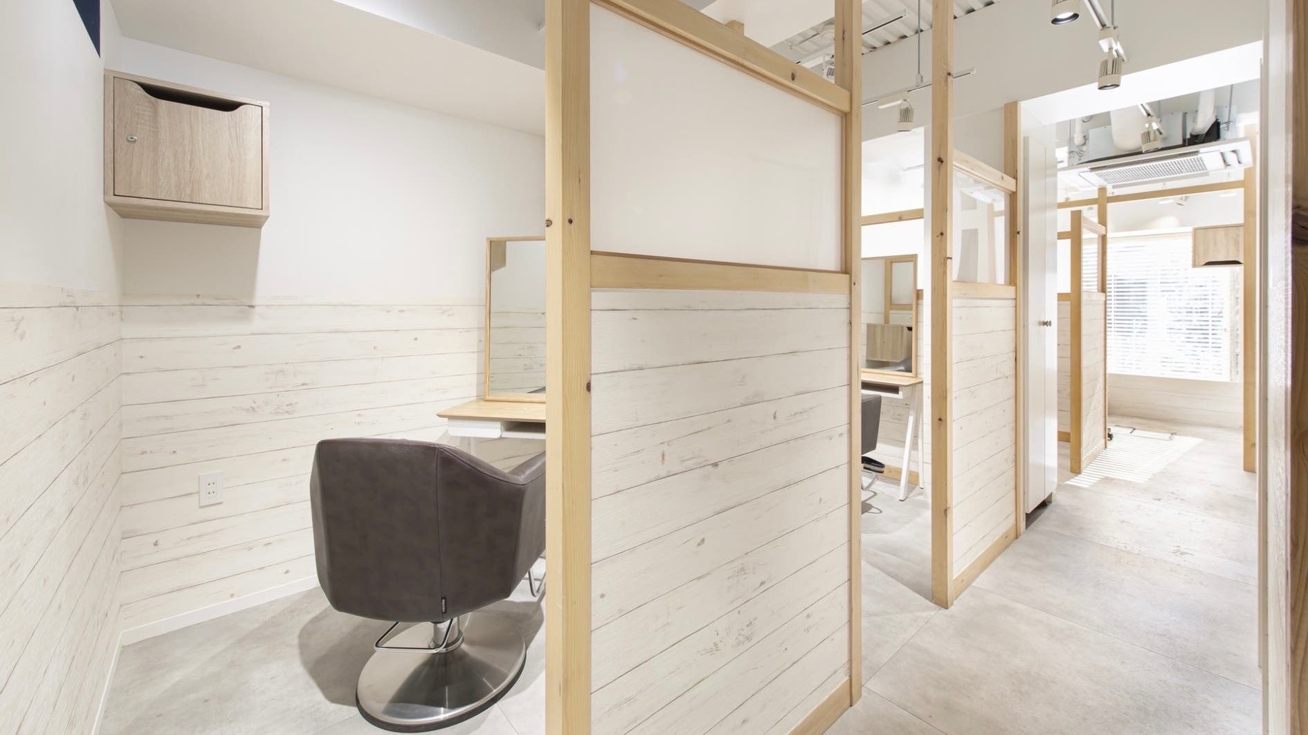 恵比寿駅徒歩2分【美容室スペース】全席半個室の面貸しサロン。 の写真2