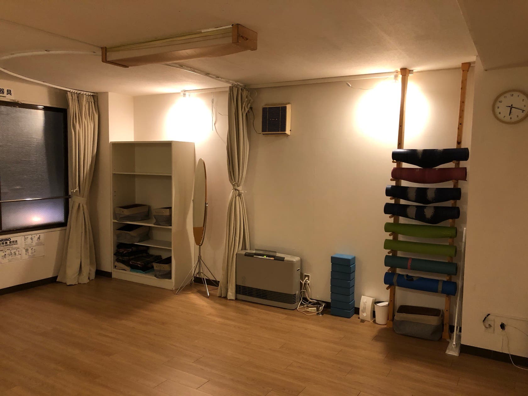 大通駅徒歩1分のヨガスタジオレンタルスペース。Room B 無料レンタルマット、ブランケット5枚づつあります。の写真6