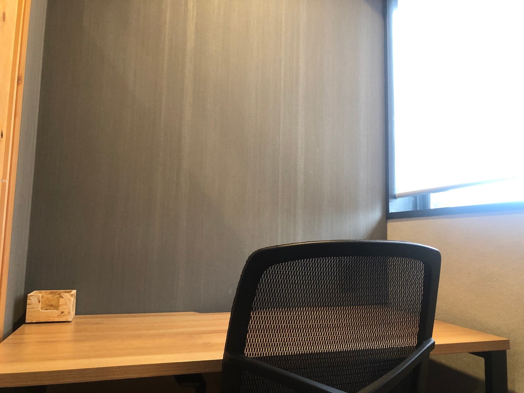 駅徒歩２分【神戸駅前スキマ / 1名】鍵付き個室ブース（8階R-２）の写真1